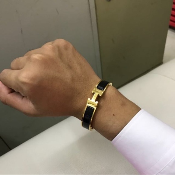 Jewelry | Generic Letter H Clic Bracelet In Gold And Black Enamel ...